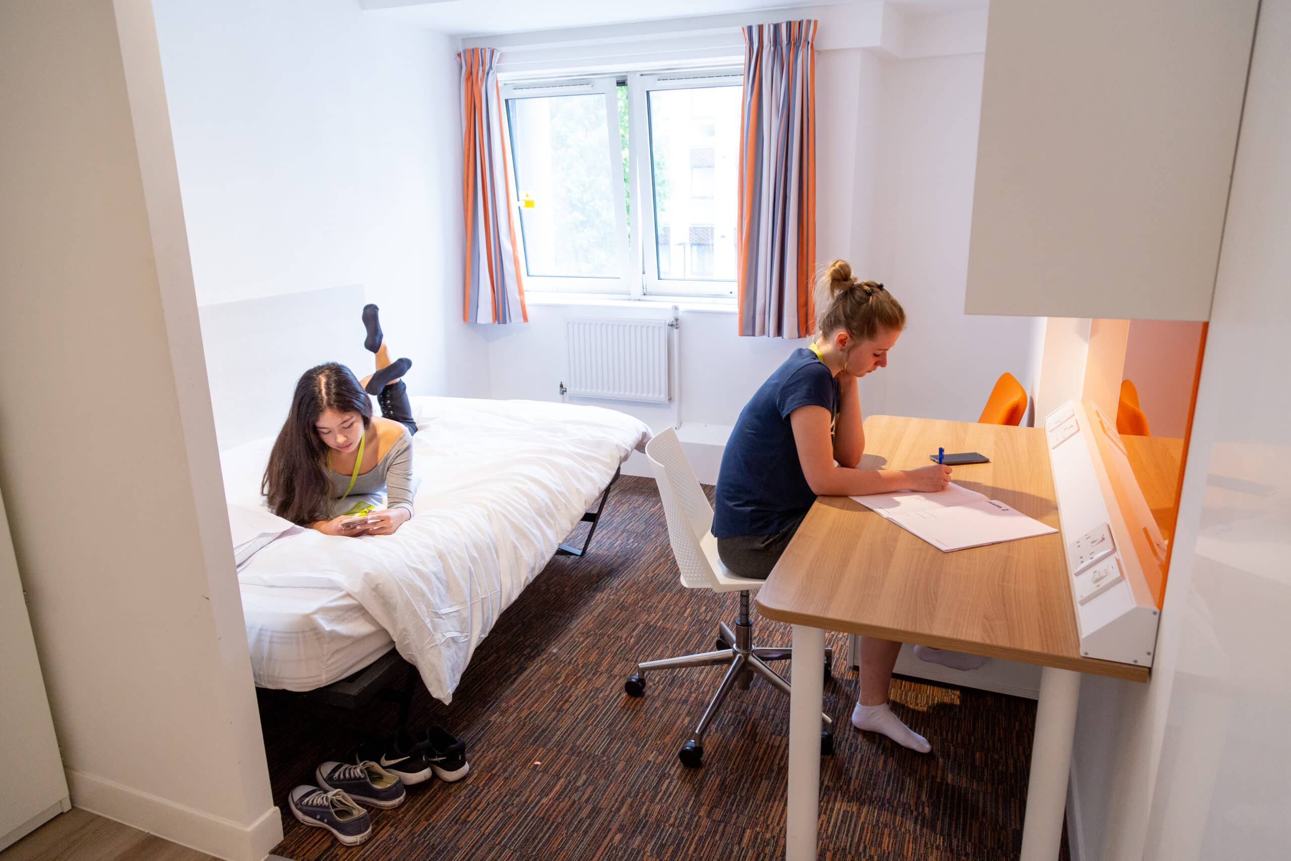 English in London | 18-25 yrs| Residence | Summer stay