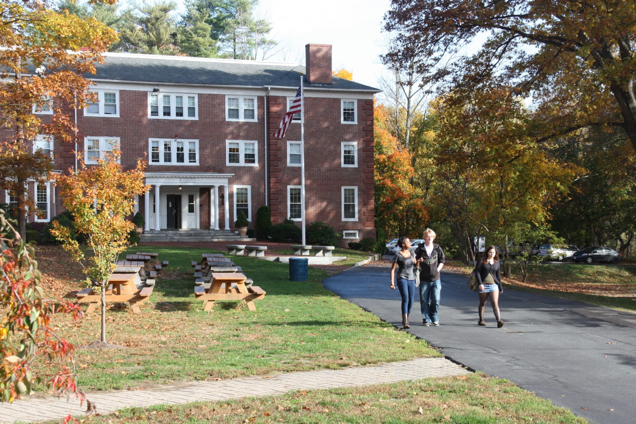 Live and study in a boarding school in the USA - Easy Languages